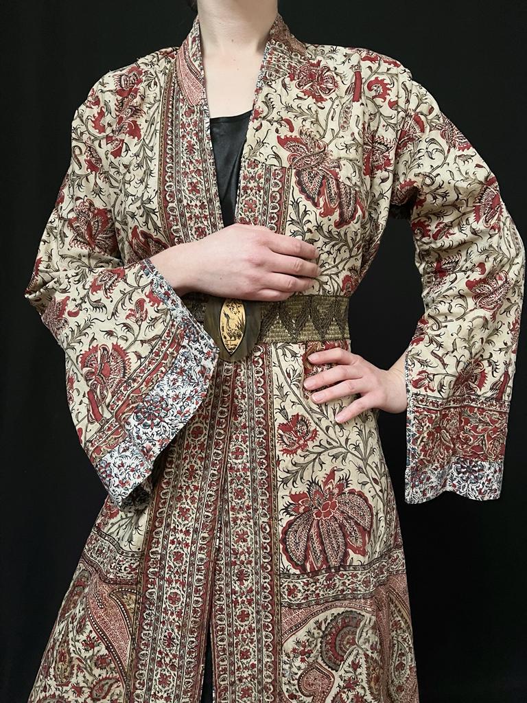 Hannah Whyman - antique textiles & conservation